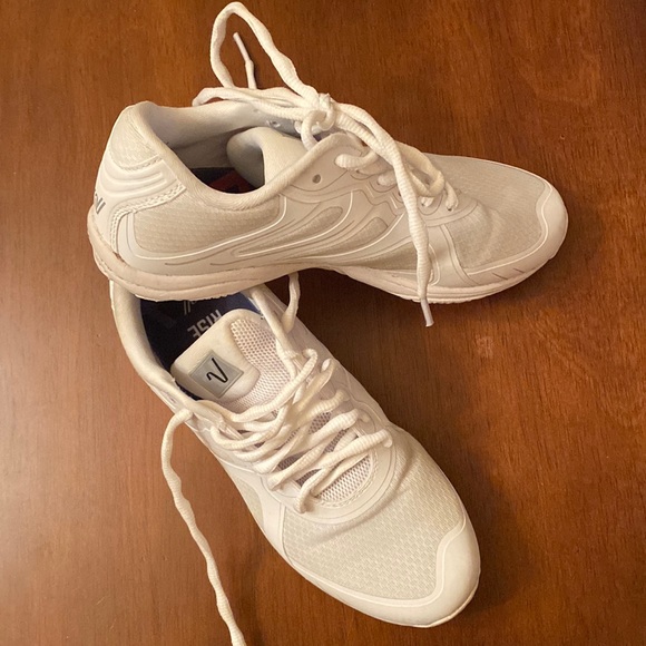 Varsity | Shoes | Size 6 White Varsity Cheer Shoes | Poshmark
